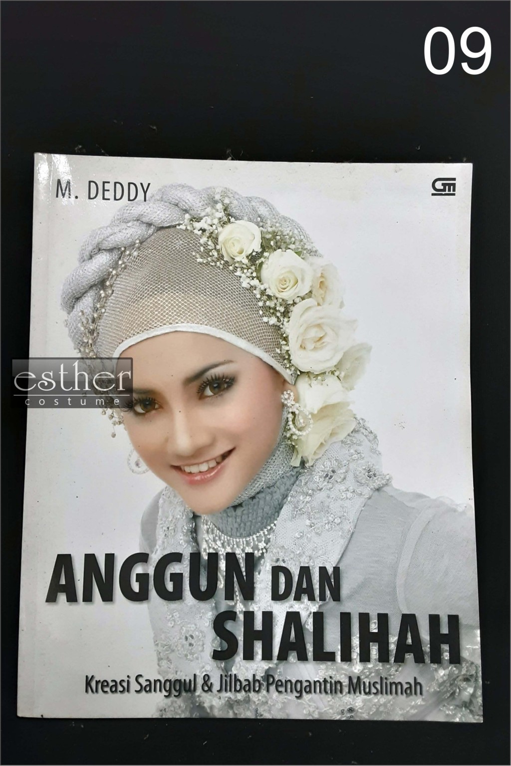 GRATIS – Buku Rias & Make-Up – ESTHER COSTUME